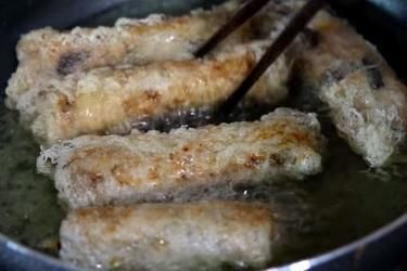 Cách làm chả giò rế tôm cua thịt giòn tan vừa ngon vừa đẹp như nhà hàng